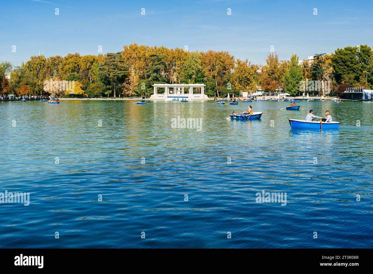Boating on the pond. Parque del Buen Retiro, literally "Park of the ...