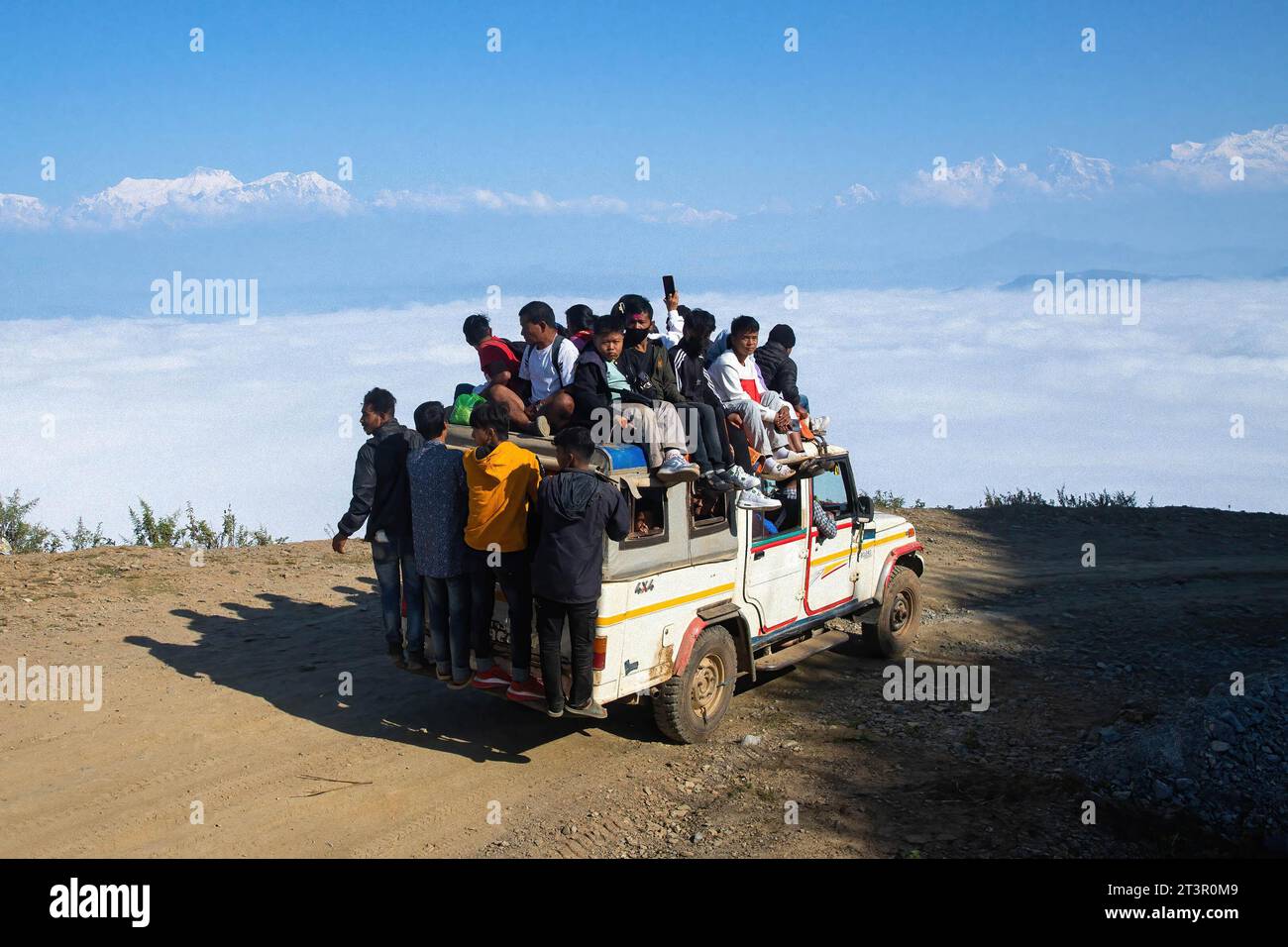 Overload overloaded overloading hi-res stock photography and images - Alamy