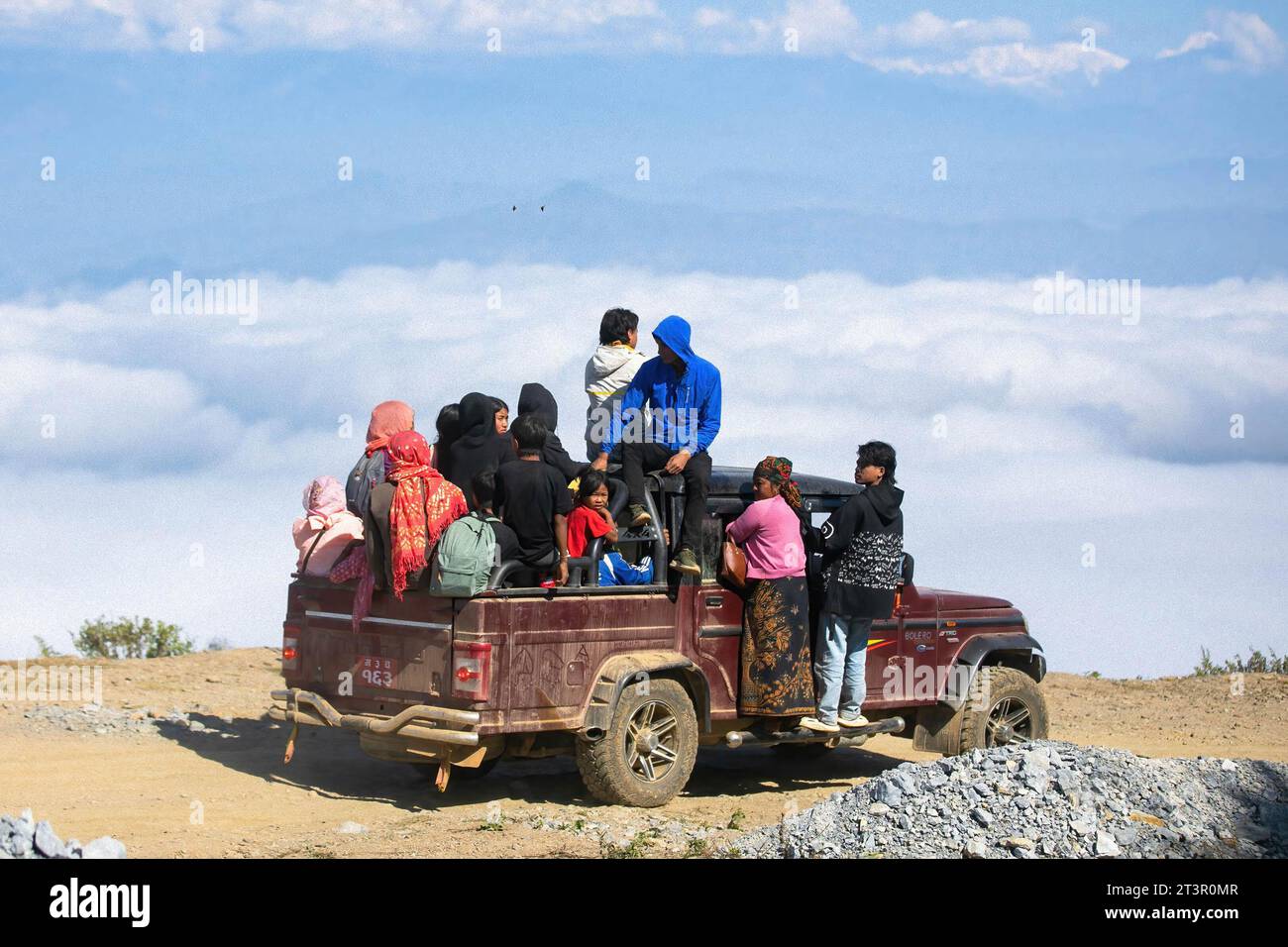 Overload overloaded overloading hi-res stock photography and images - Alamy