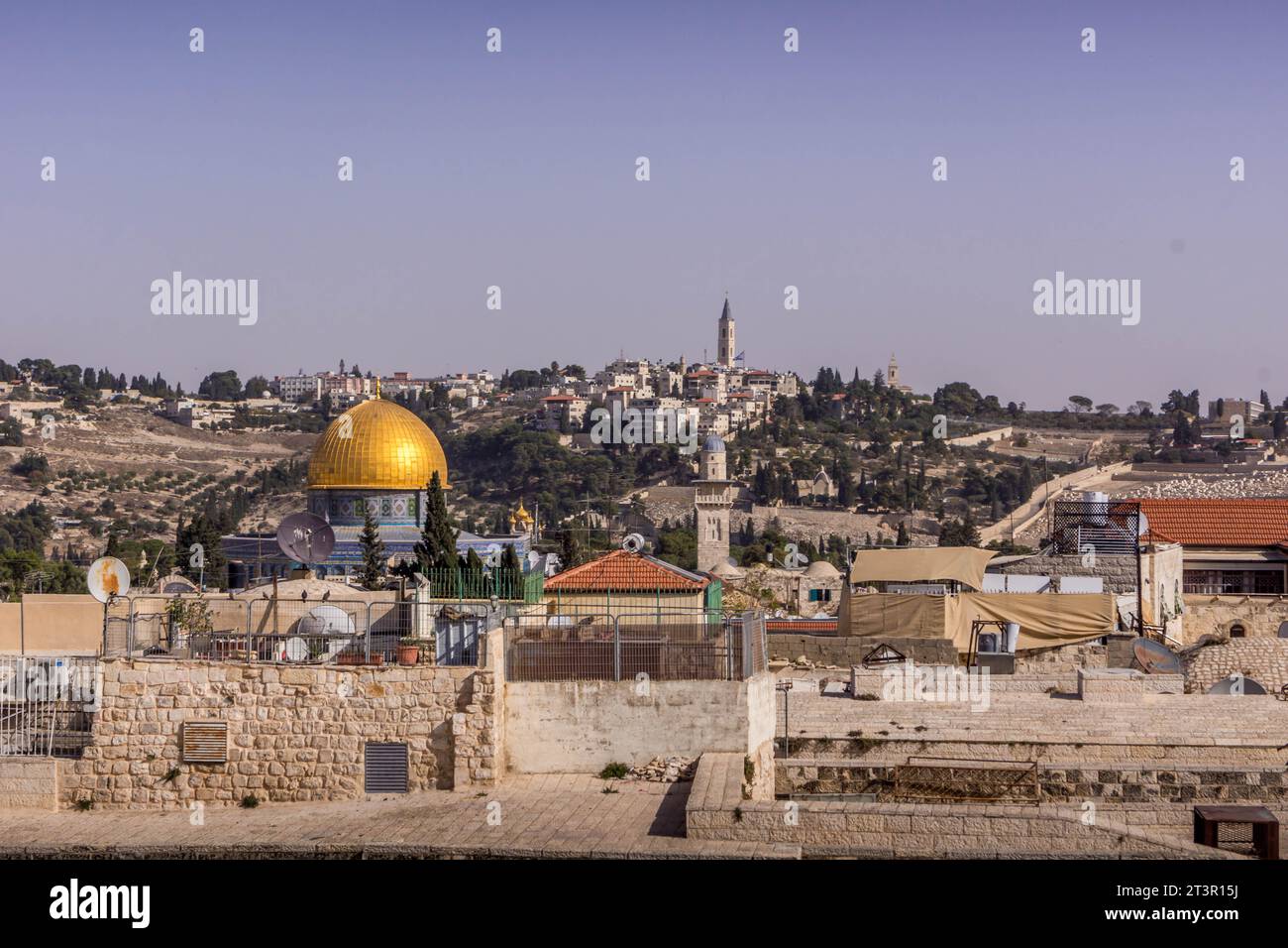 The golden roof of the Dome of the Rock, the Muslim religious shrine ...