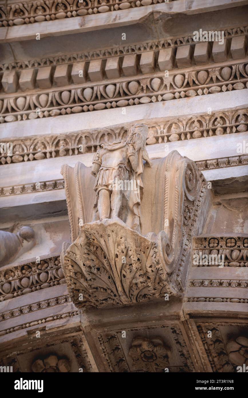 Classical roman architecture hi-res stock photography and images - Alamy