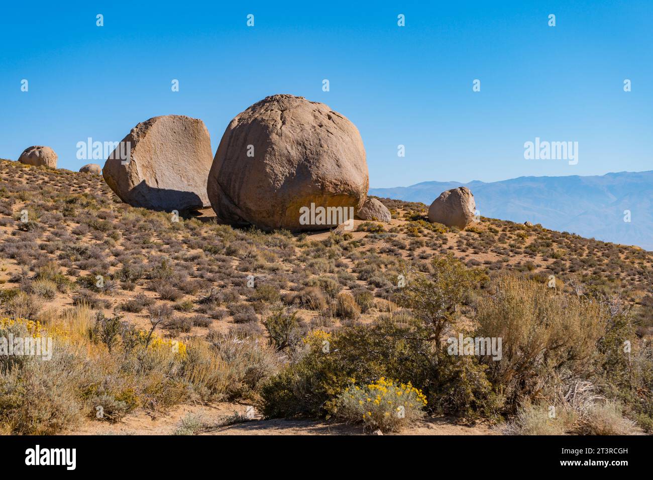 Views of Buttermilk Country at the foothills of the Sierra Nevada ...