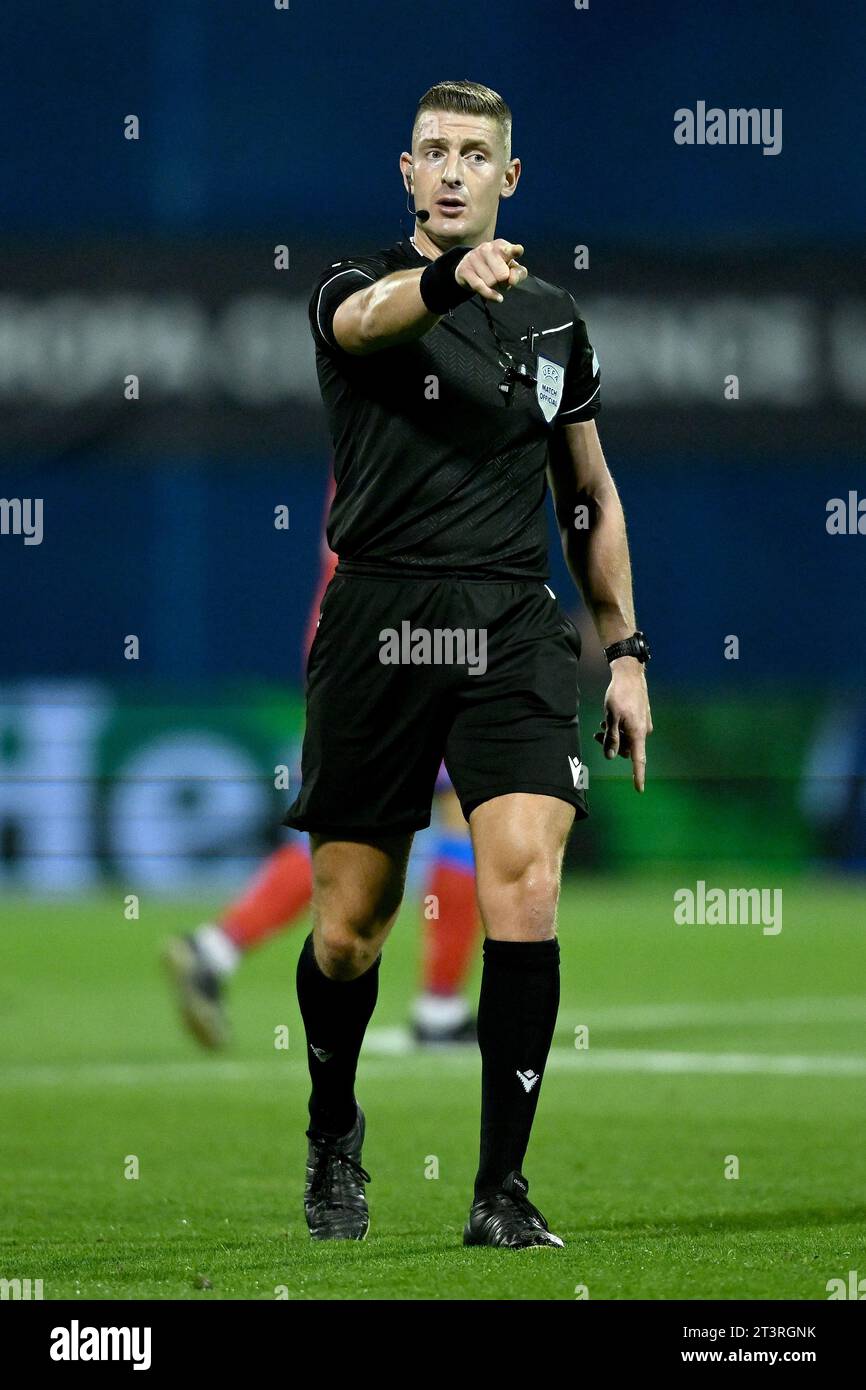 Robert jones referee hi-res stock photography and images - Alamy