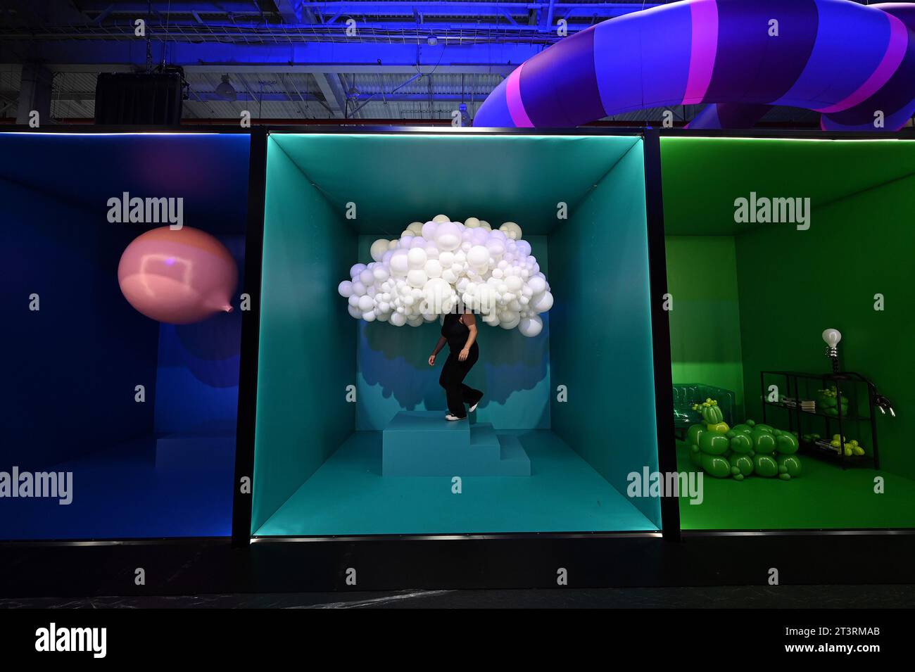 New York, USA. 26th Oct, 2023. Artistic balloon creation on display at ...