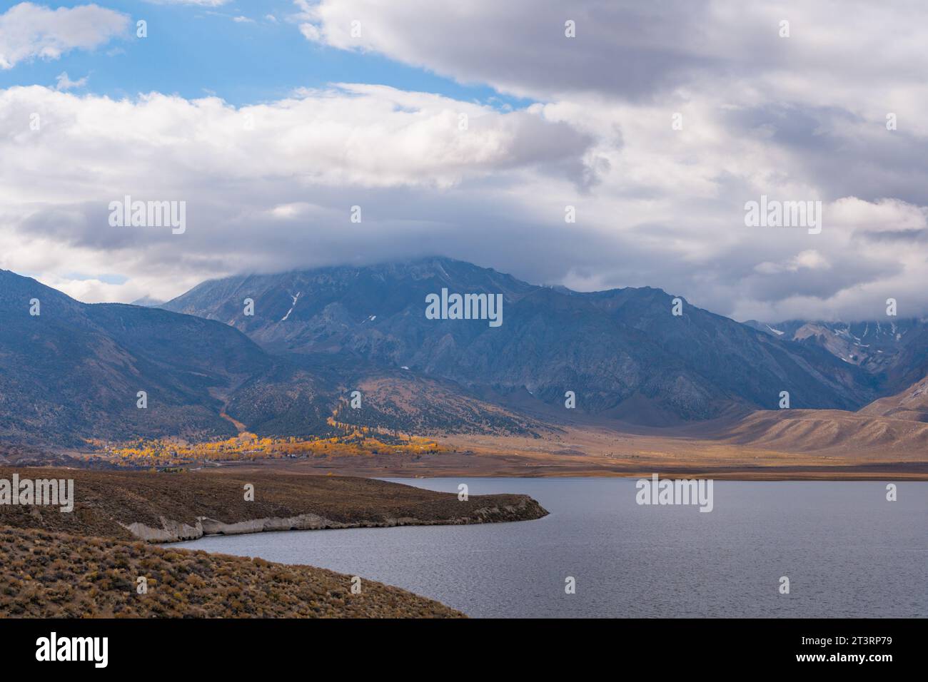 Crowley lake hi-res stock photography and images - Alamy