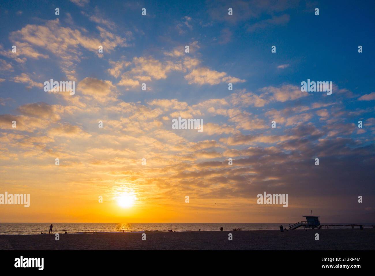 Colorful venice beach sunset at the Venice Fishing Pier over the ...