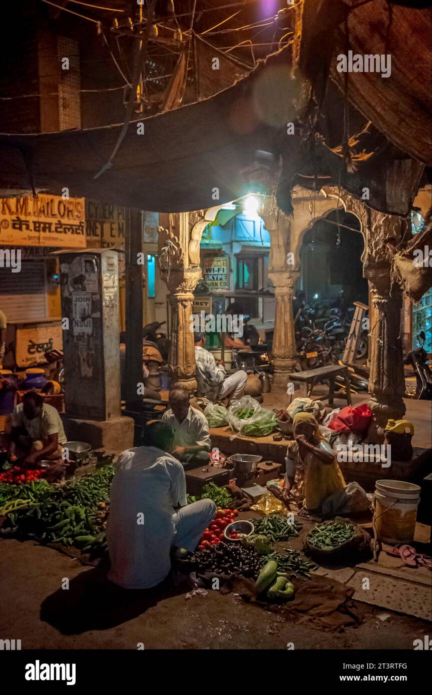 Vegetable stalls, Jaisalmer market area, Rajasthan, India Stock Photo ...