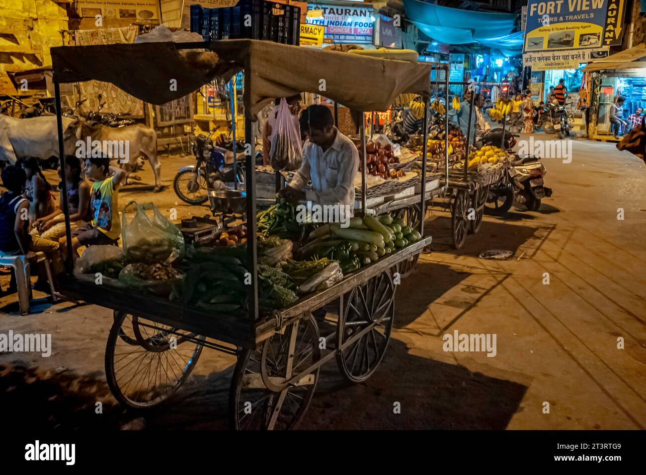 Vegetable stalls, Jaisalmer market area, Rajasthan, India Stock Photo ...
