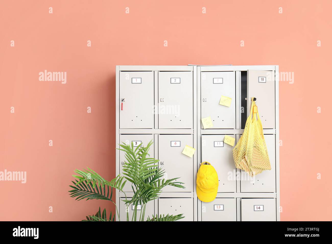 Changing string hi-res stock photography and images - Alamy