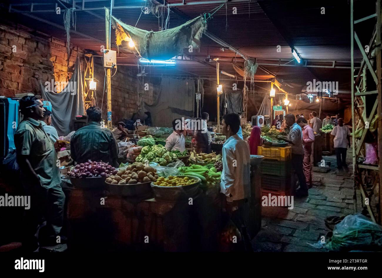 Vegetable stalls, Jaisalmer market area, Rajasthan, India Stock Photo ...