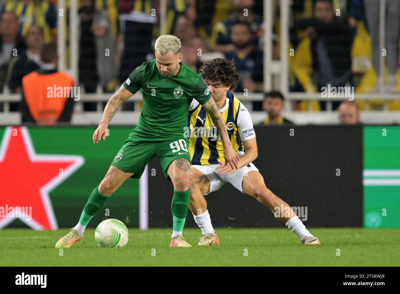 ISTANBUL - (l-r) Spas Delev of Ludogorets, Ferdi Kadioglu of Fenerbahce ...