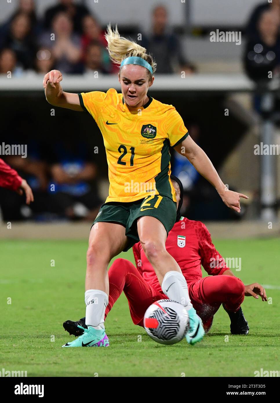 Perth, Australia. 26th Oct, 2023. Ellie Madison Carpenter (front) of ...