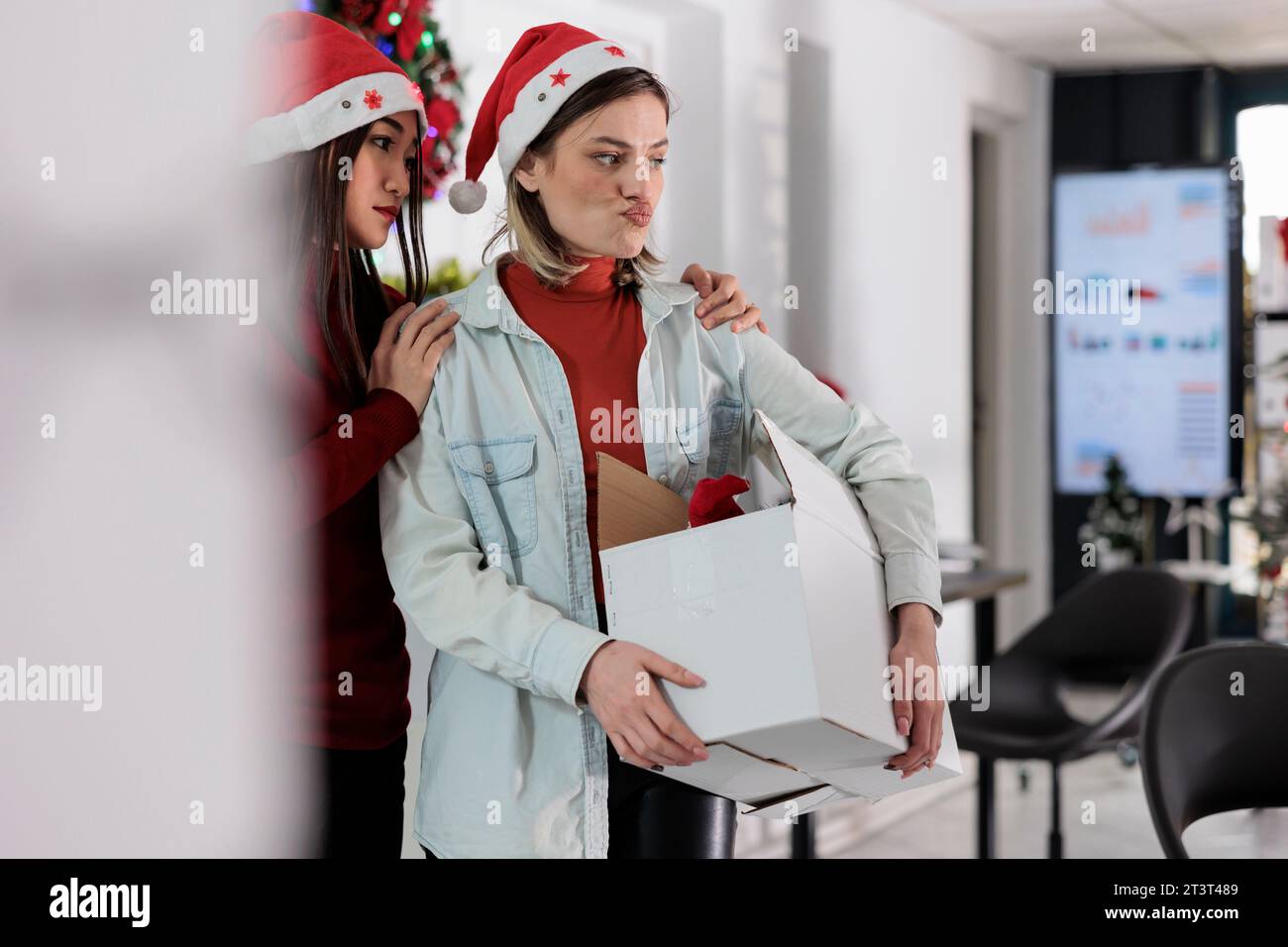 Woman sad office christmas hi-res stock photography and images - Alamy
