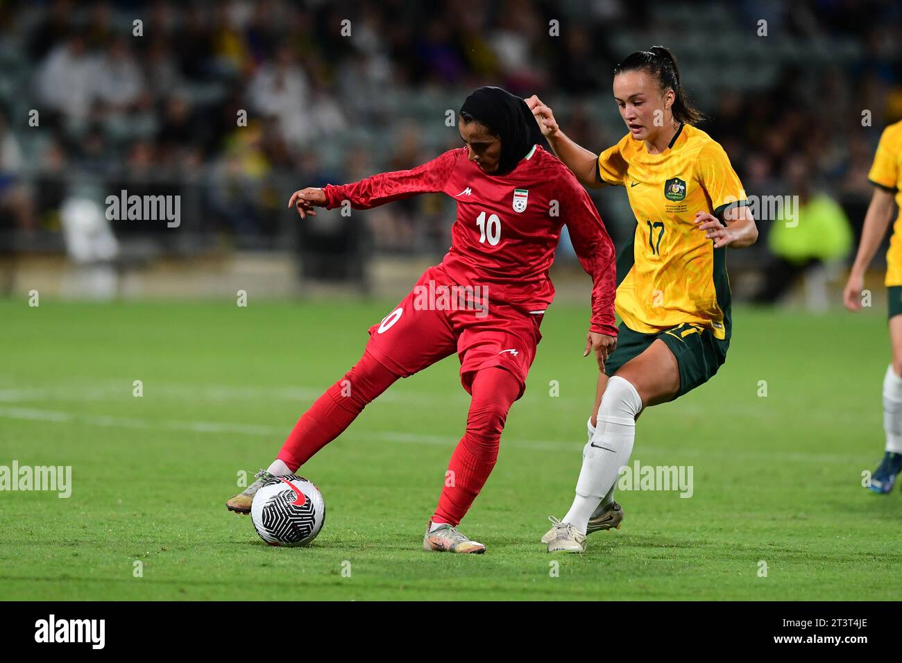 Perth, Australia. 26th Oct, 2023. Behnaz Taherkhani (L) of the Islamic ...