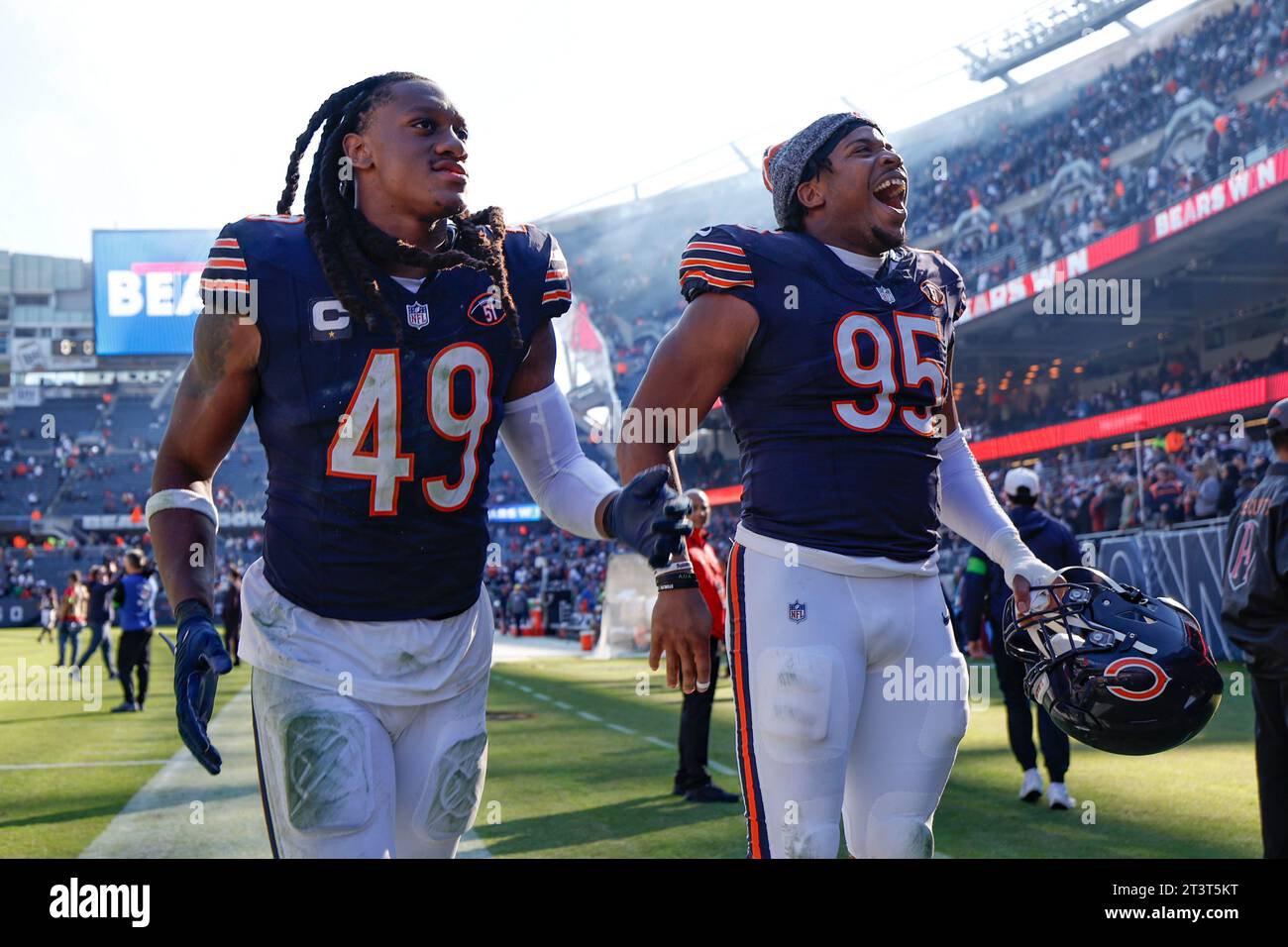 Chicago Bears linebacker Tremaine Edmunds (49) and defensive end ...