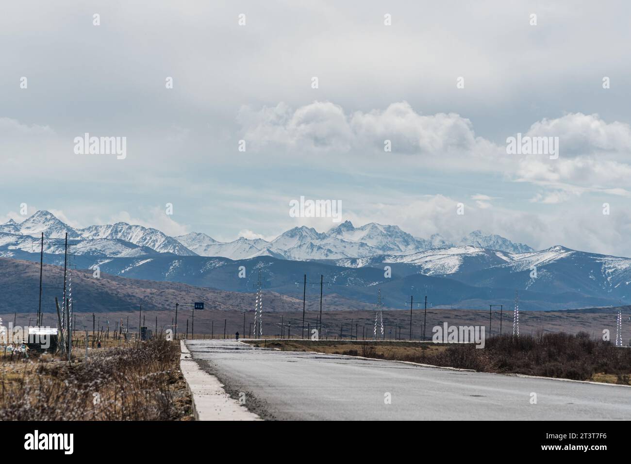 Chinese roads in clear weather Stock Photo - Alamy