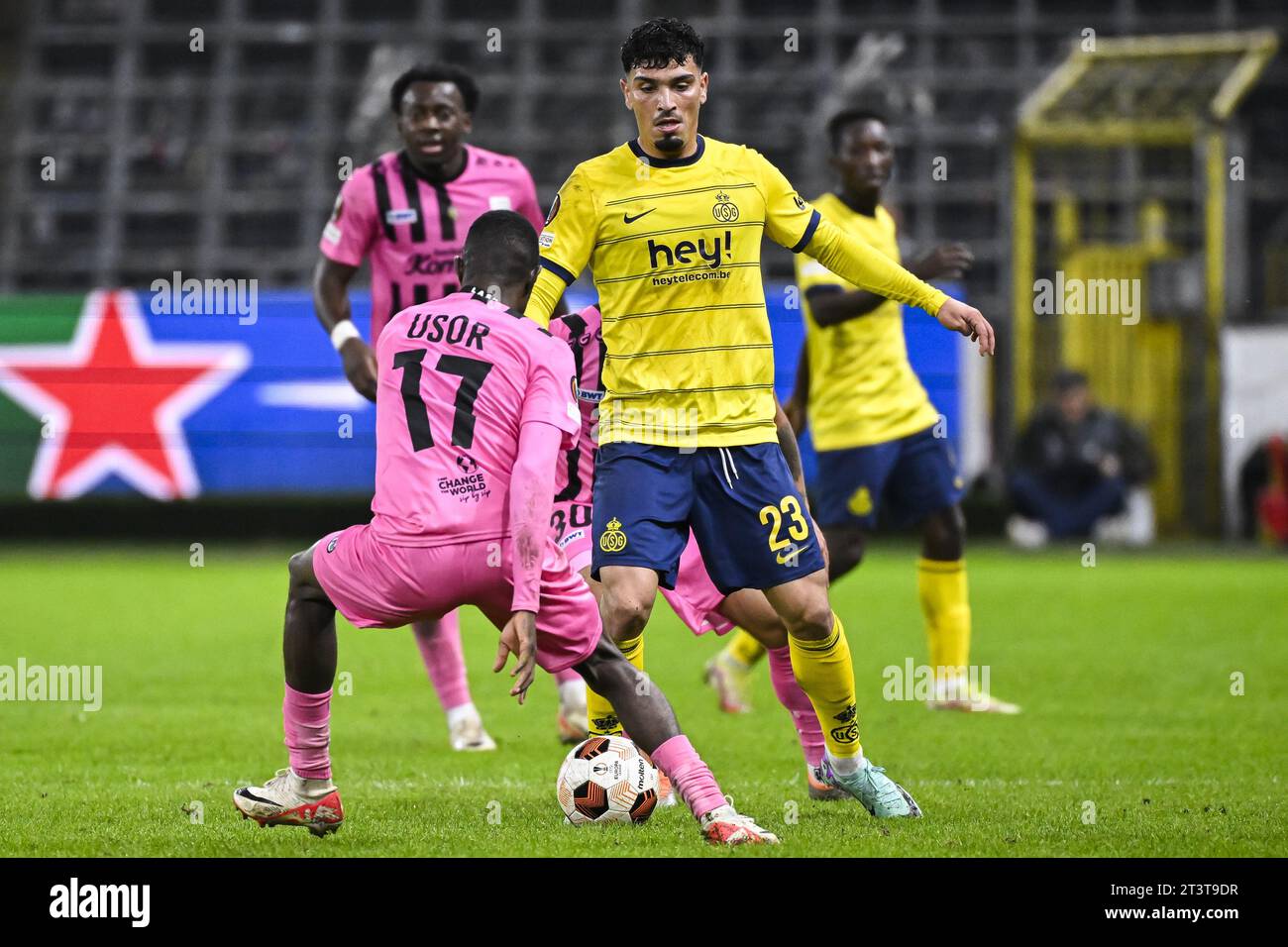 Brussels, Belgium. 26th Oct, 2023. LASK's Moses Usor and Union's ...
