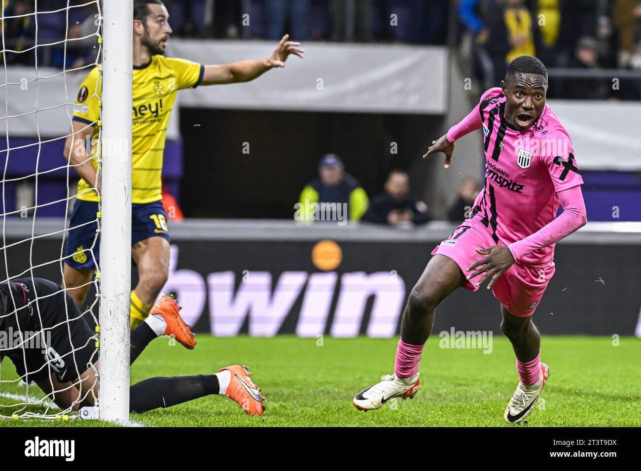 Brussels, Belgium. 26th Oct, 2023. LASK's Moses Usor celebrates after ...
