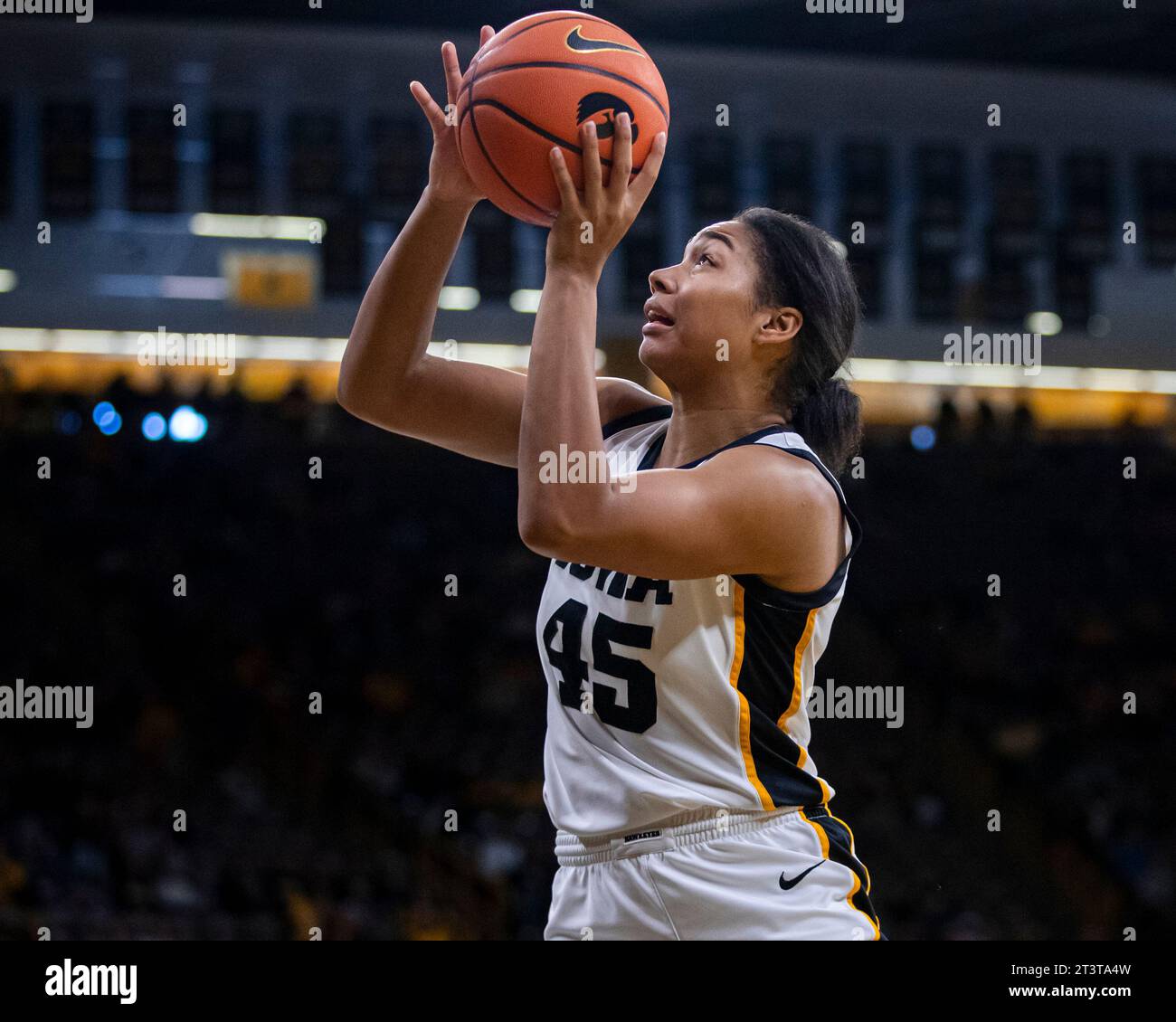 Iowa Hawkeyes forward Hannah Stuelke (45) shoots during an exhibition ...