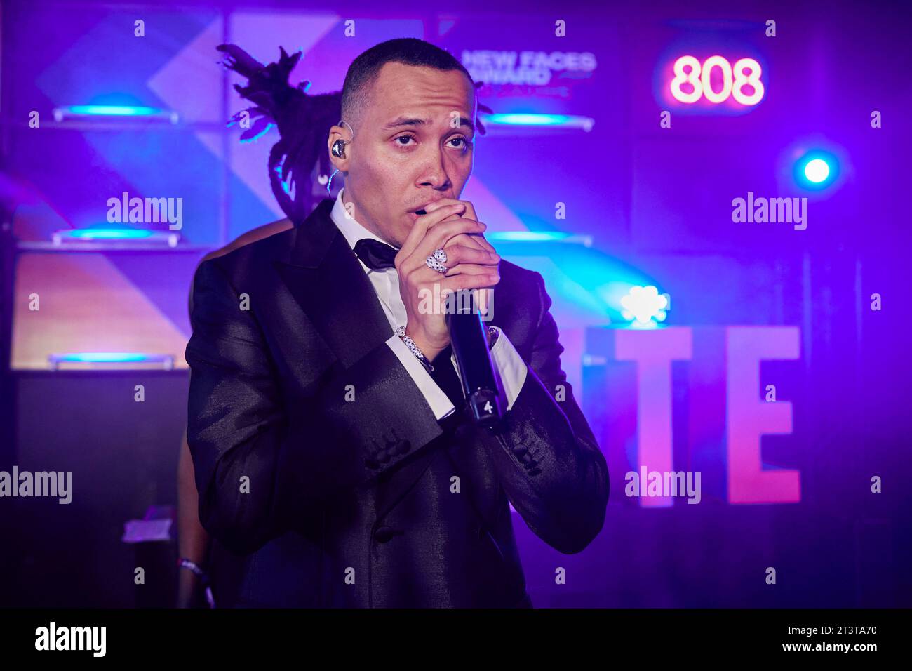 Berlin, Germany. 26th Oct, 2023. Kelvyn Colt sings at the Bunte New ...