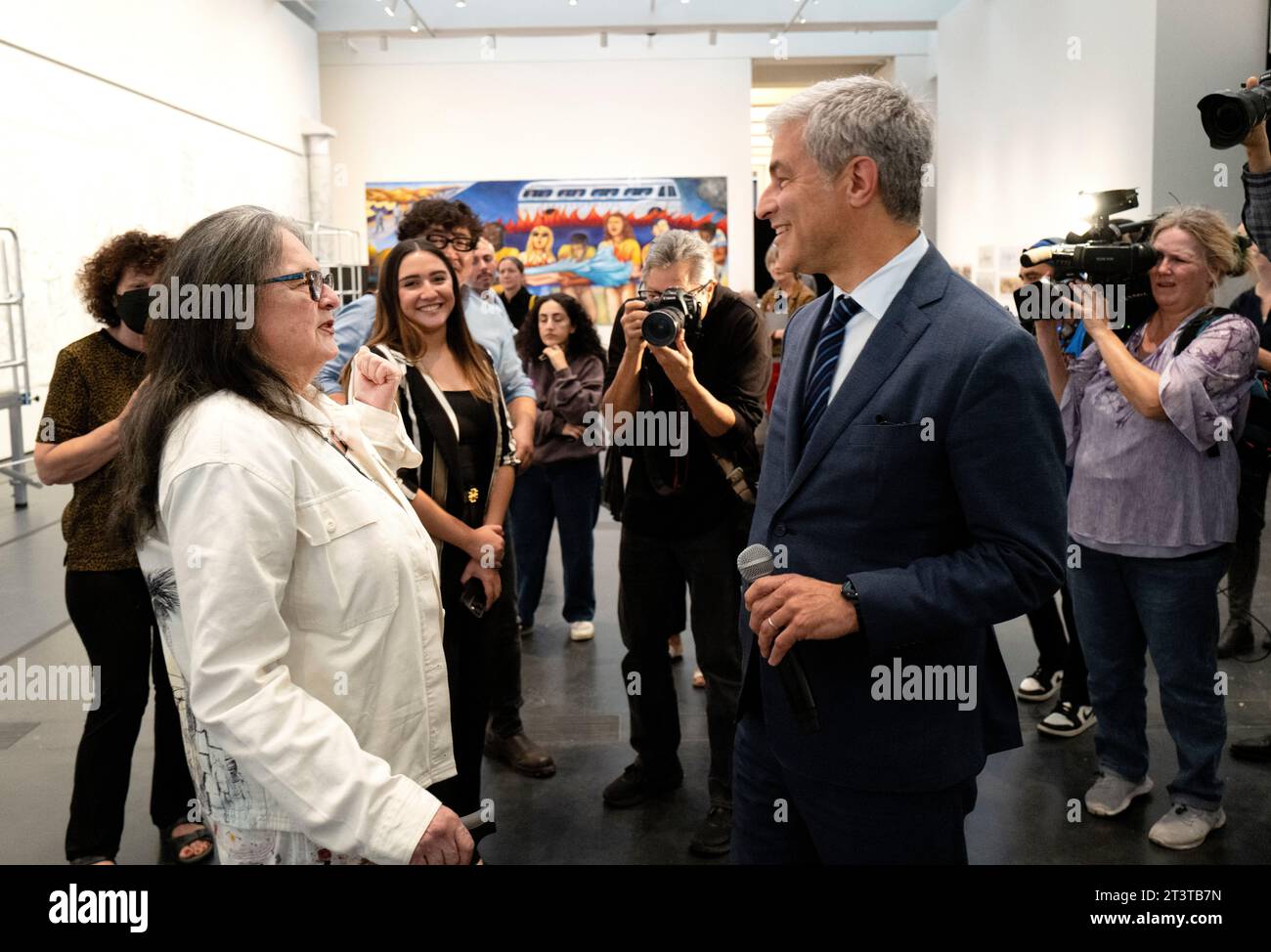 Director Michael Govan of the Los Angeles County Museum of Art welcomes ...