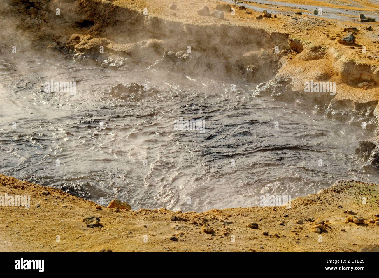 Iceland molten lava hi-res stock photography and images - Alamy
