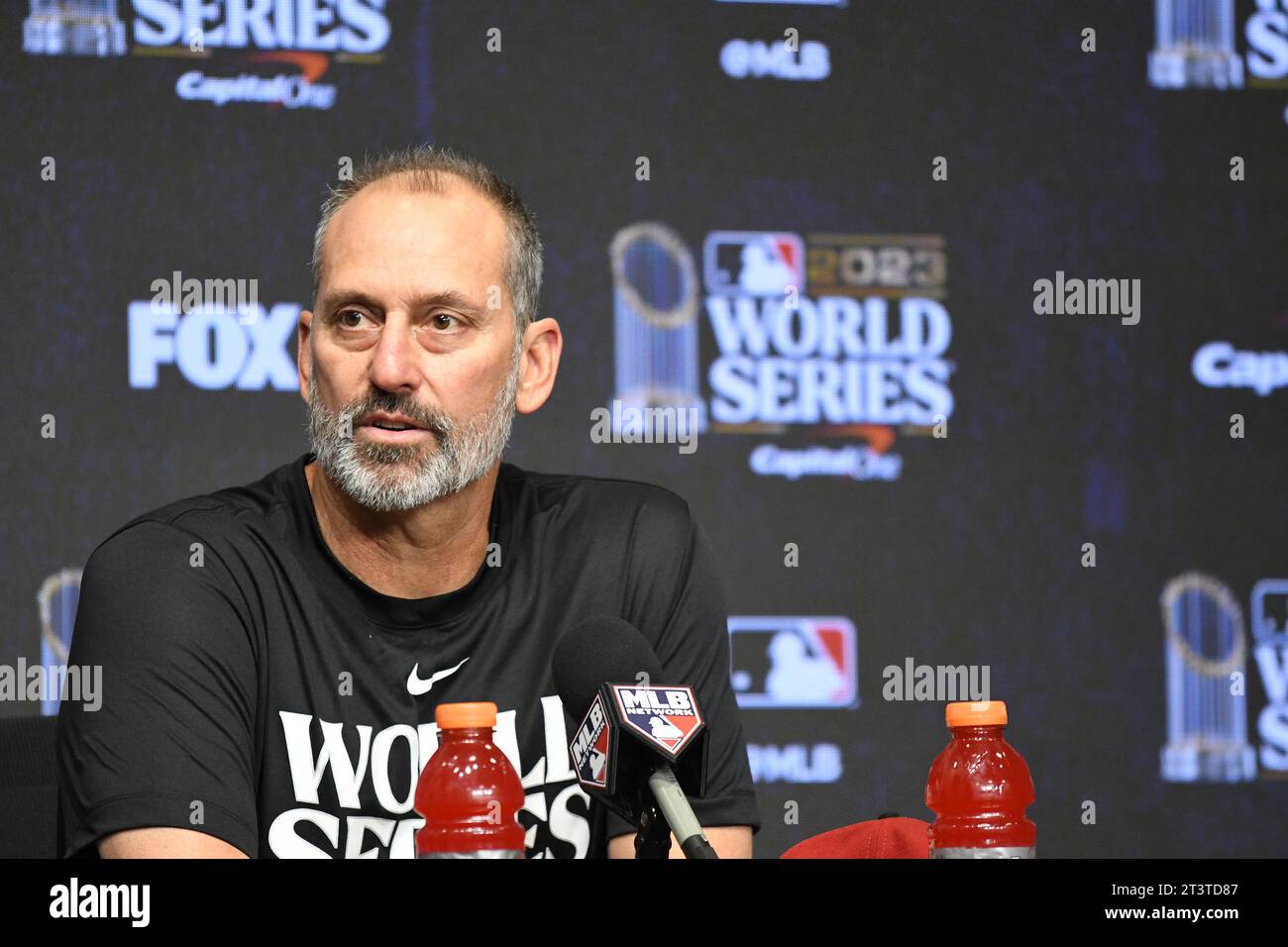 Reporters in the sport field hi-res stock photography and images - Alamy