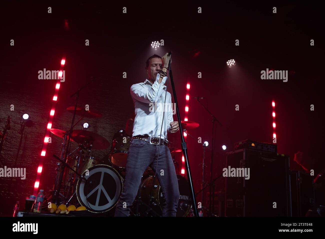 Photographs of Rick Witter of Shed Seven performing at Barrowland ...