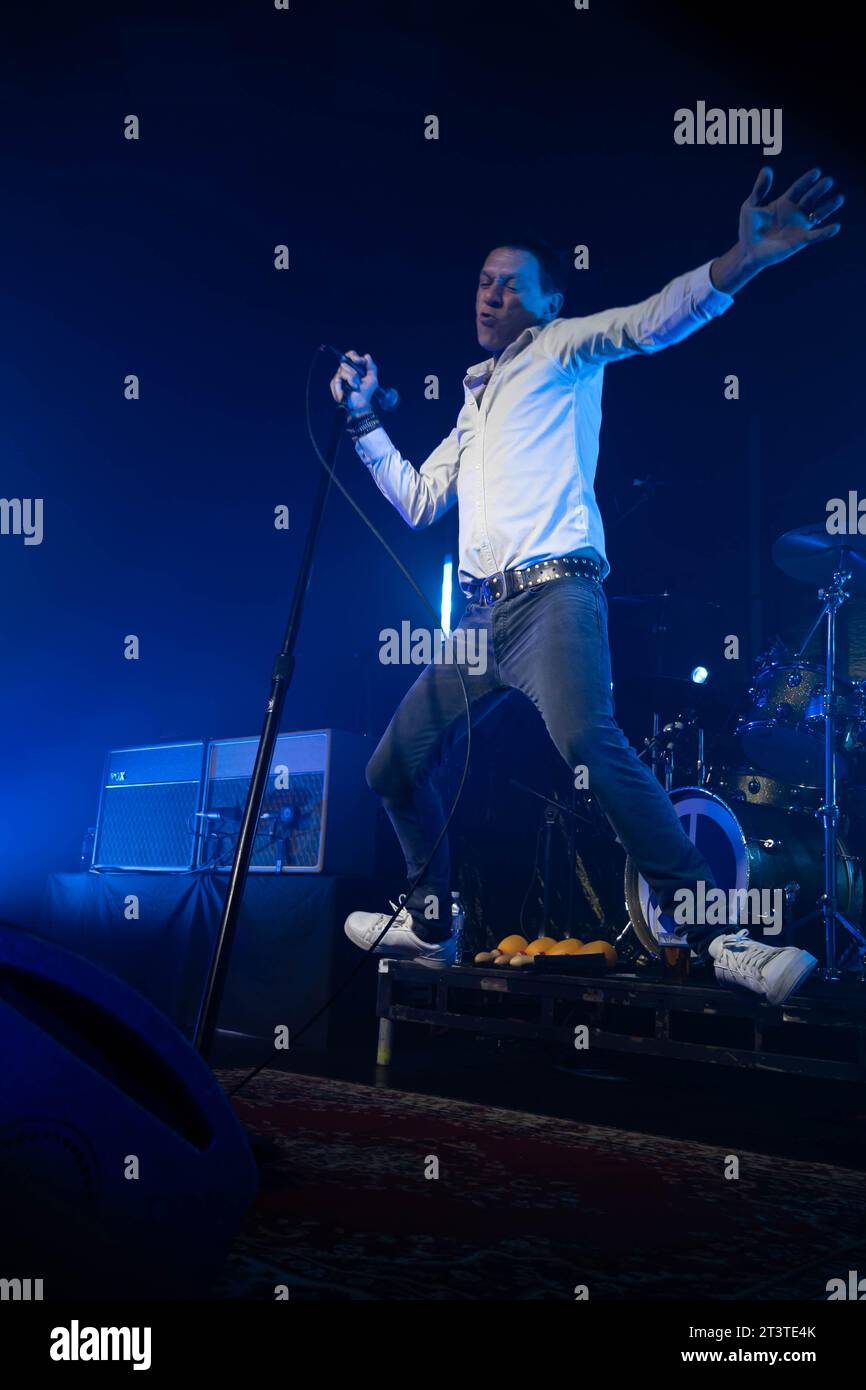 Photographs of Rick Witter of Shed Seven performing at Barrowland ...