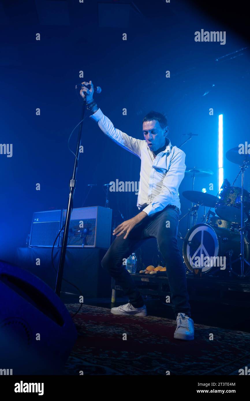Photographs of Rick Witter of Shed Seven performing at Barrowland ...