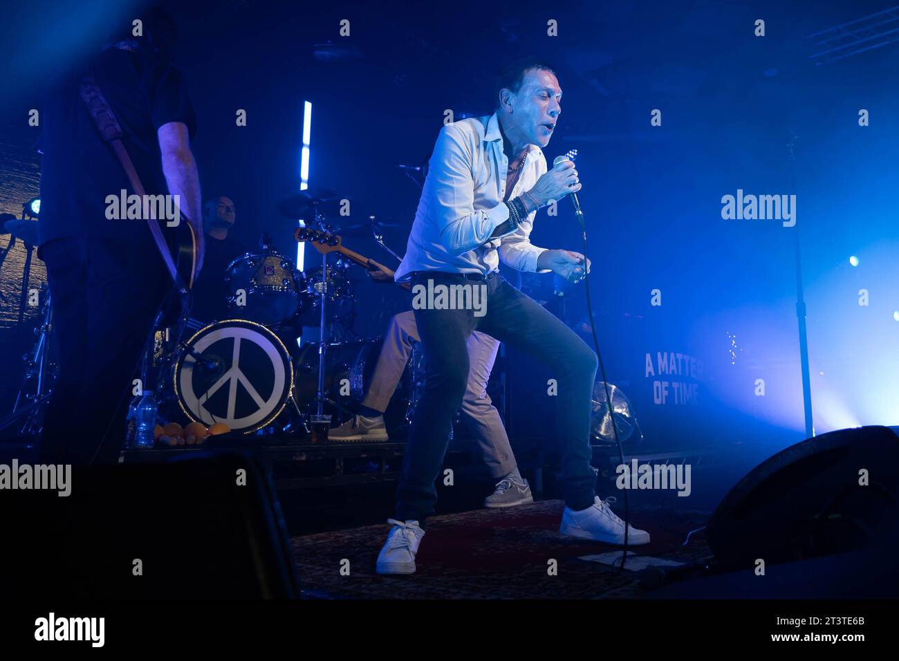 Photographs of Rick Witter of Shed Seven performing at Barrowland ...