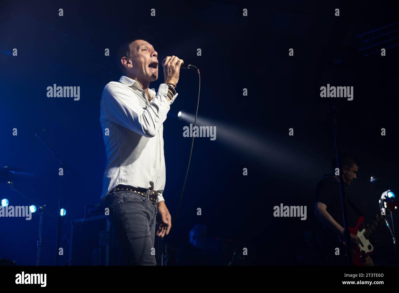 Photographs of Rick Witter of Shed Seven performing at Barrowland ...