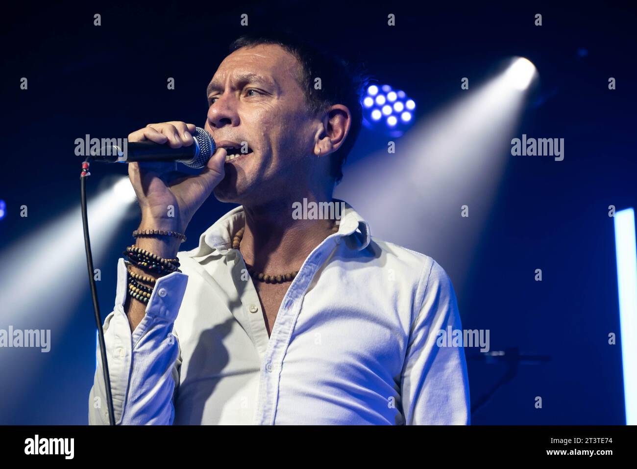 Photographs of Rick Witter of Shed Seven performing at Barrowland ...