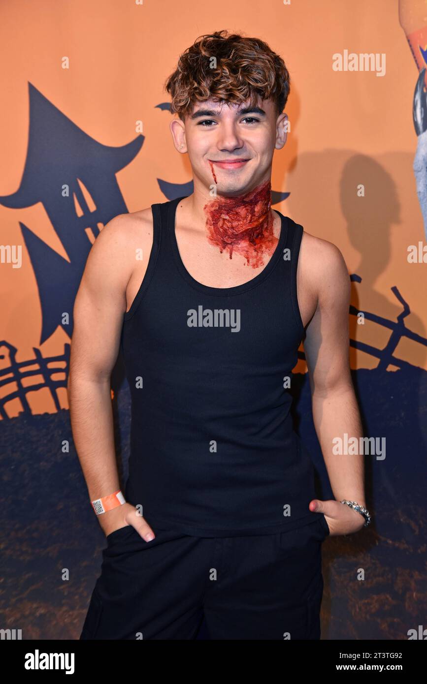 Sinan Movez beim Opening der Fanta Haunted Mansion in der Arena Berlin ...