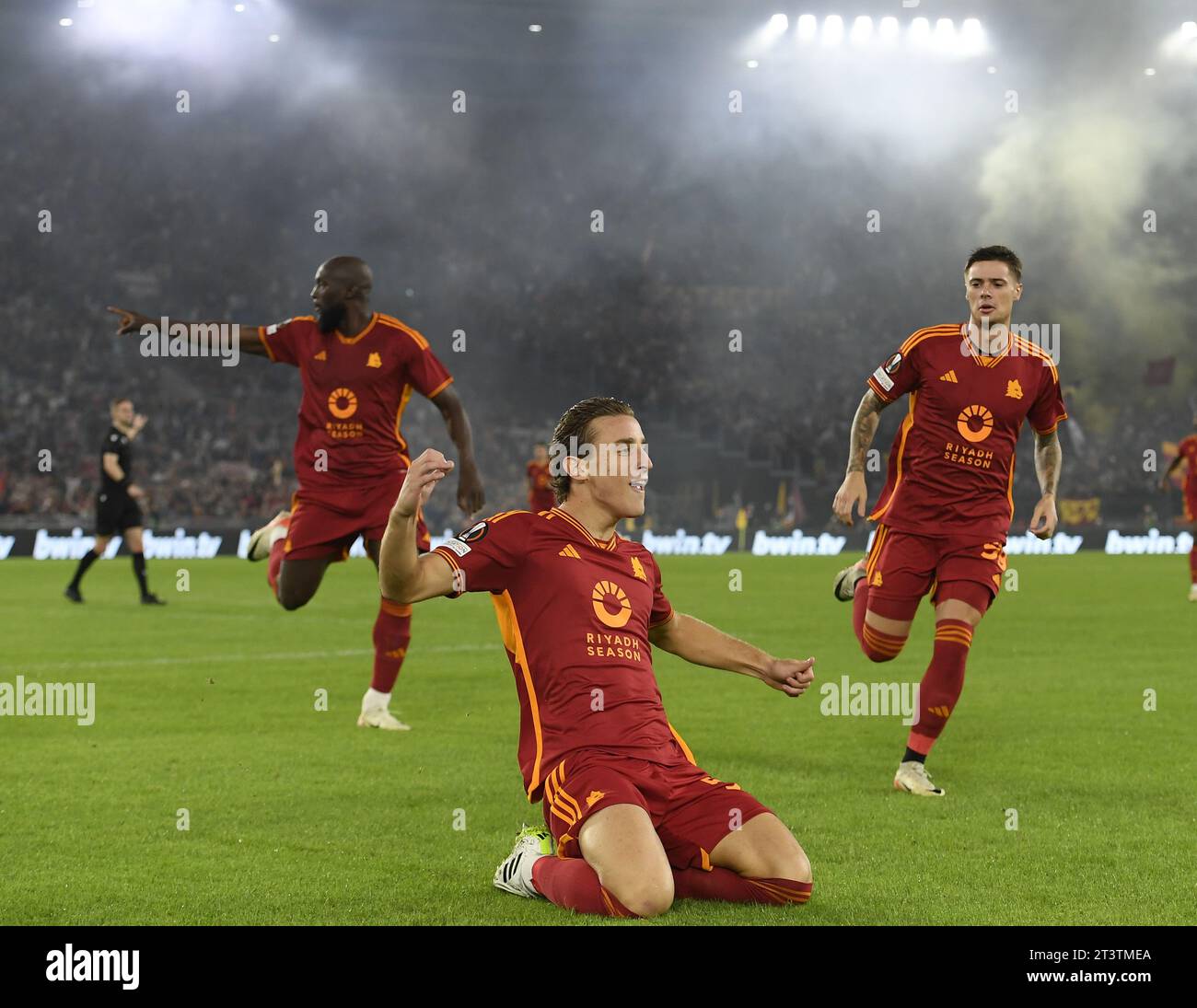 Rome, Italy. 26th Oct, 2023. Roma's Edoardo Bove (C) celebrates his ...