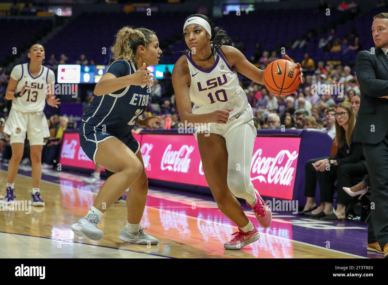 Baton Rouge, LA, USA. 26th Oct, 2023. LSU's Angel Reese (10) drives ...