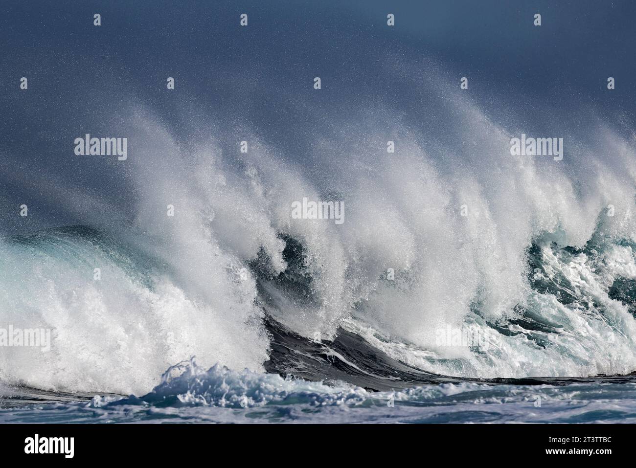 Large ocean swell of West Australian coast Stock Photo - Alamy