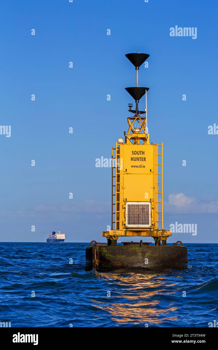 North cardinal buoy hi-res stock photography and images - Alamy