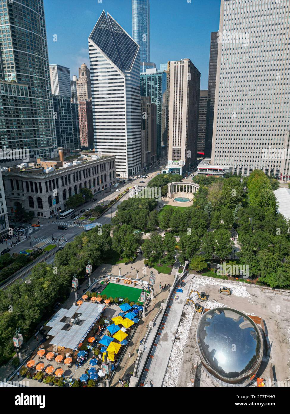 High resolution panoramic drone aerial image of the famous tourist attraction of Chicago's ...