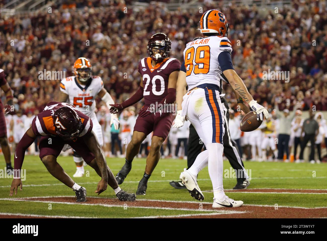 Blacksburg, Virginia, USA. 26th Oct, 2023. Syracuse Orange tight end ...