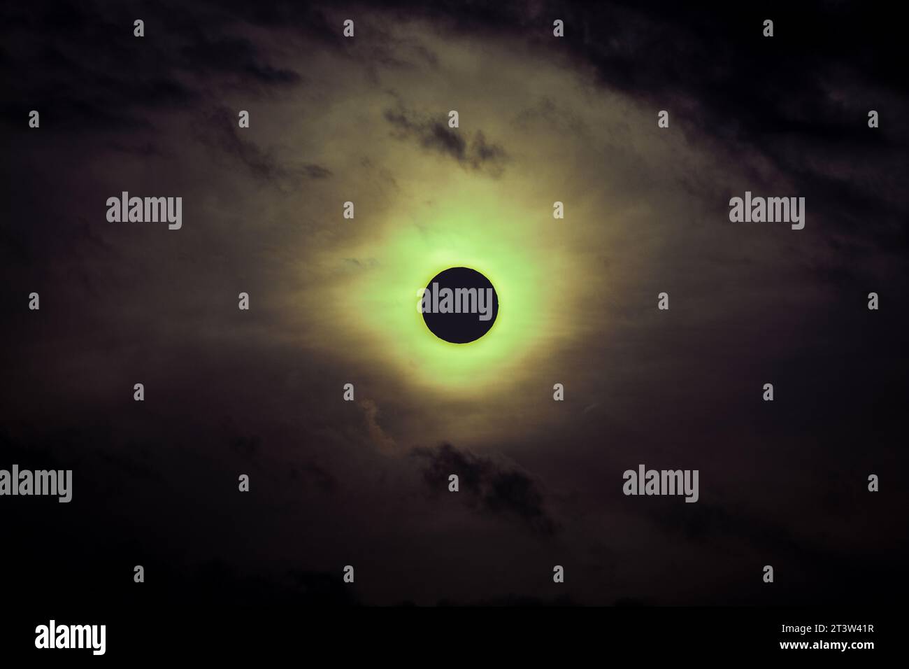 Solar eclipse solar cloud tree hi-res stock photography and images - Alamy