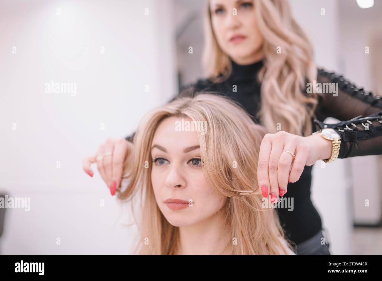 Studio parlor setting hi-res stock photography and images - Alamy