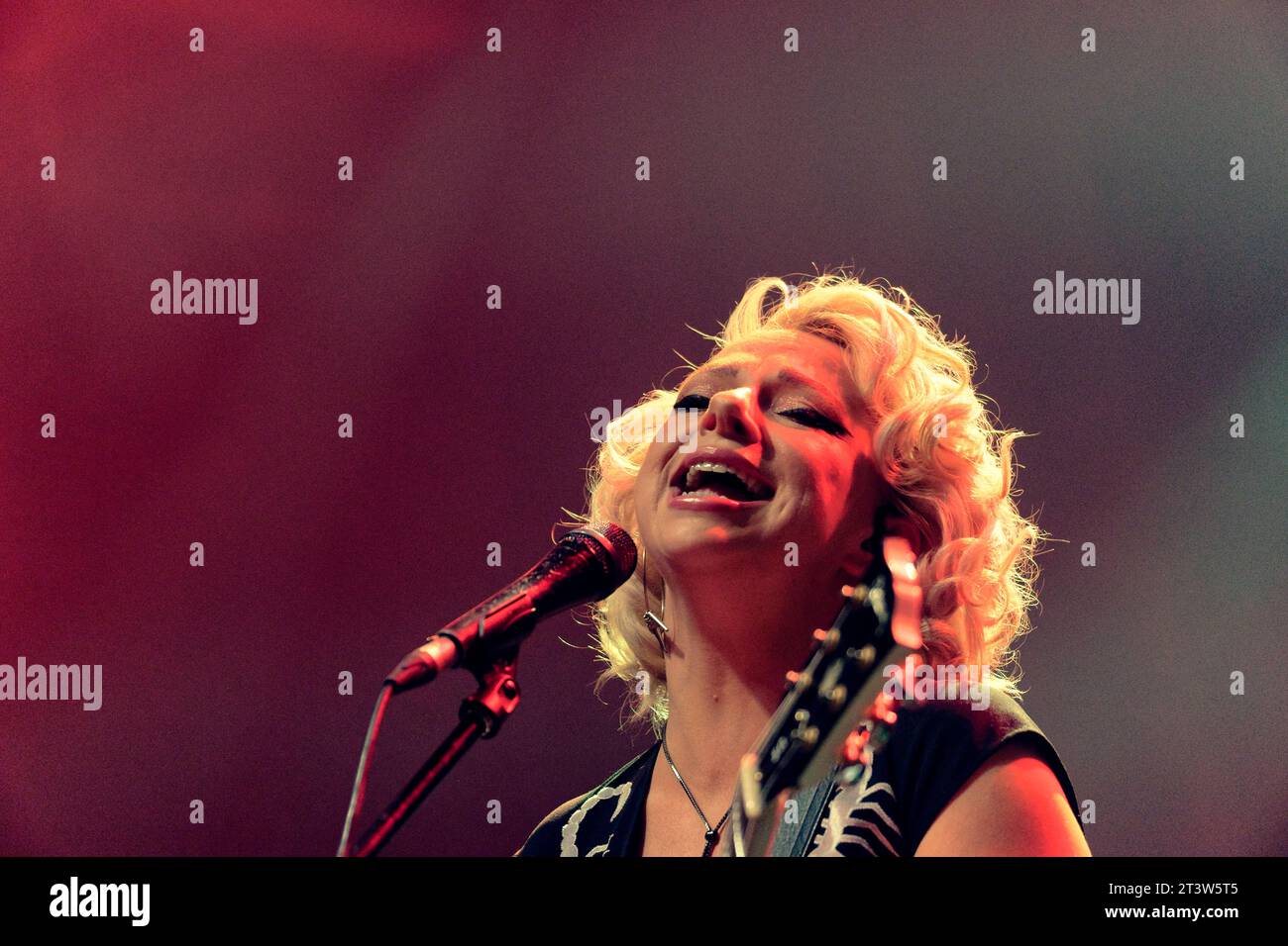 Samantha fish hi-res stock photography and images - Alamy