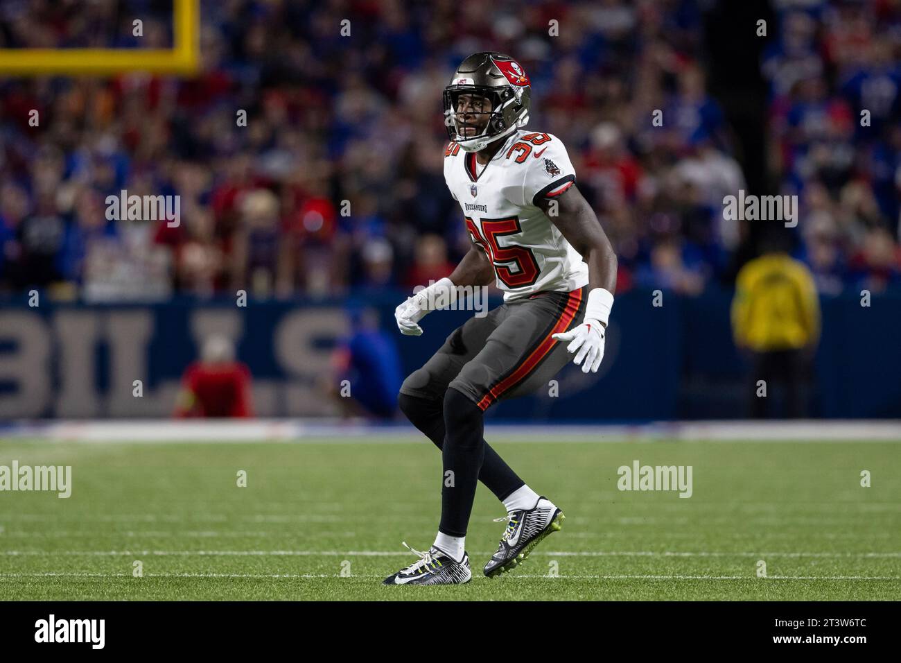 Tampa Bay Buccaneers cornerback Jamel Dean (35) defends during an NFL ...