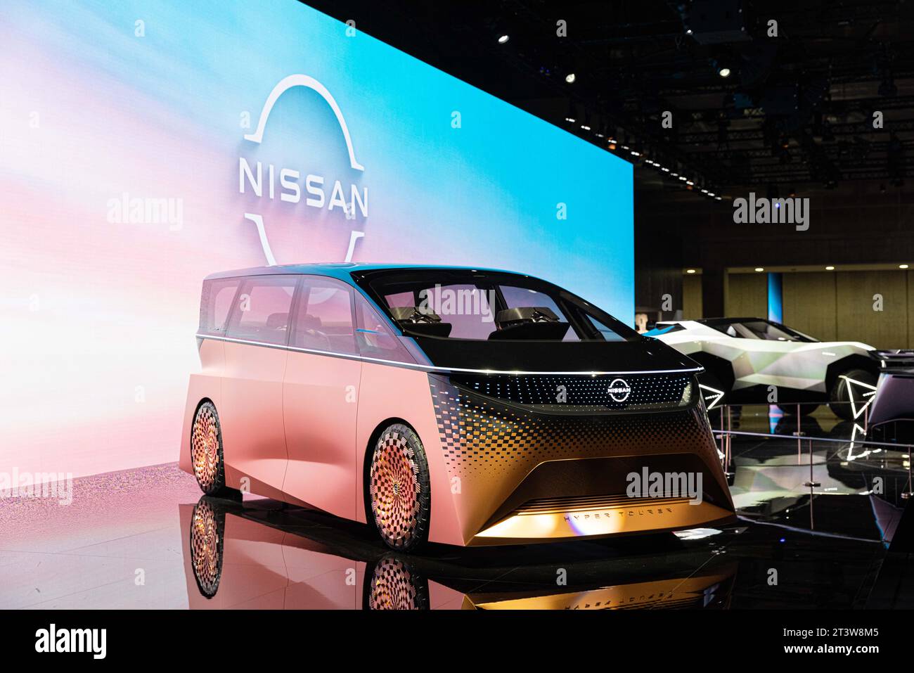Nissan hyper tourer hi-res stock photography and images - Alamy