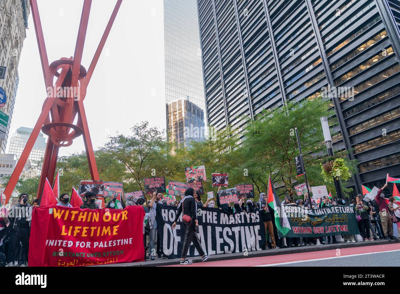 New York, USA. 26th Oct, 2023. Hundreds protesters including some ...