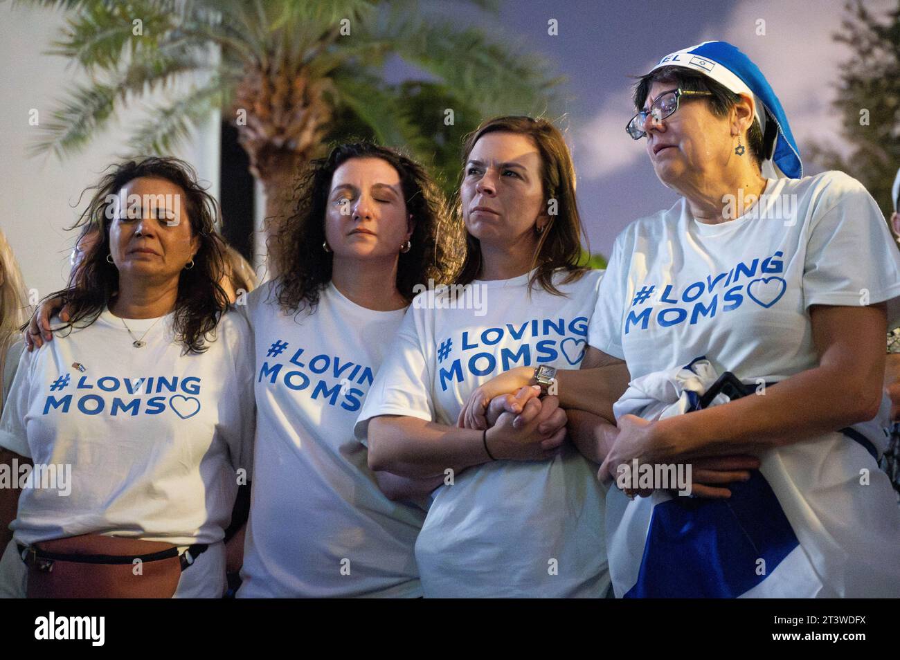 Holywood, Florida, USA. 26th Oct, 2023. Loving Moms, a group of south Florida mothers, lead a ...