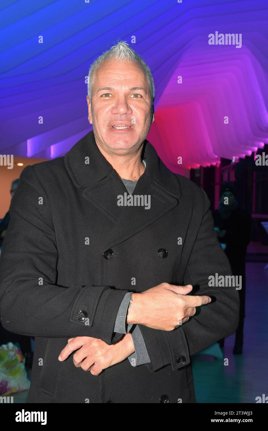 Dave Kaufmann Musiker Schauspieler Muenchen 26.10.2023 Froettmaning LUMAGICA - CAVALLUNAS ...