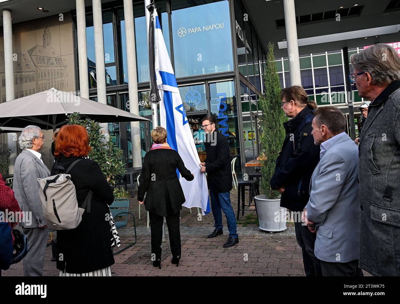 xpsx, Lokal Hanau Solidarität mit, Israel. 16th Oct, 2023. v.l. Isreal ...