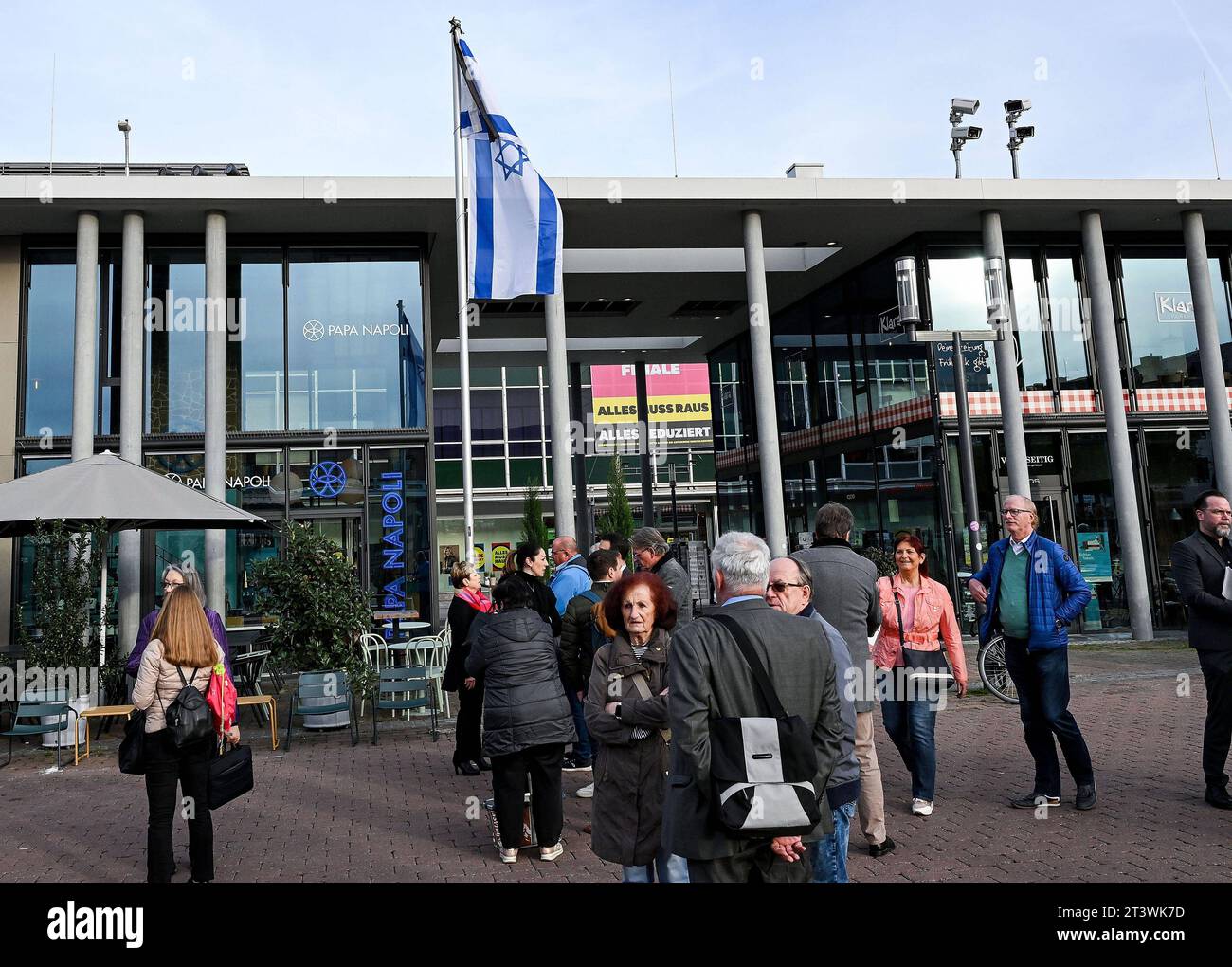 xpsx, Lokal Hanau Solidarität mit, Israel. 16th Oct, 2023. v.l. Isreal ...